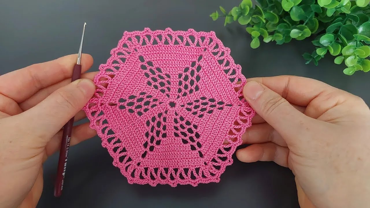 Gorgeous Purple Flower Crochet Round - Crochet4U