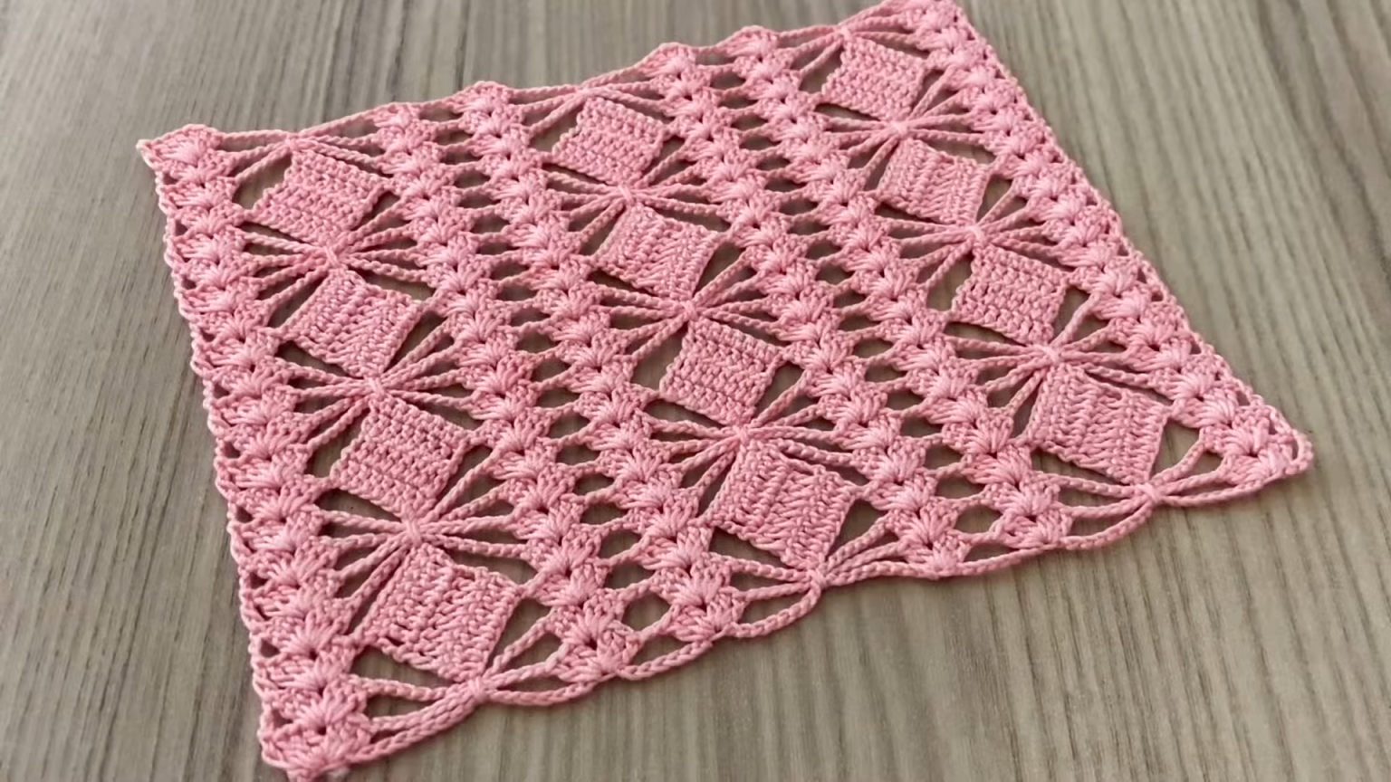 💖 The Diamond Trellis Lace: A Detailed Crochet Fabric Pattern - Crochet4U